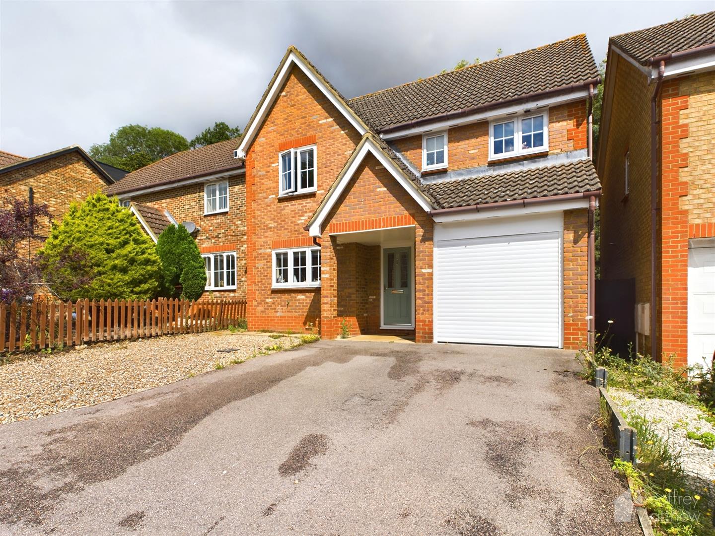 Buy Properties and Houses in Stevenage, Hertfordshire and Harlow, Essex